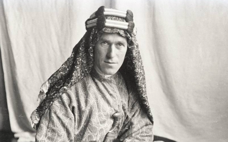 Peran Thomas Edward Lawrence dalam Revolusi Masyarakat Arab Melawan ...